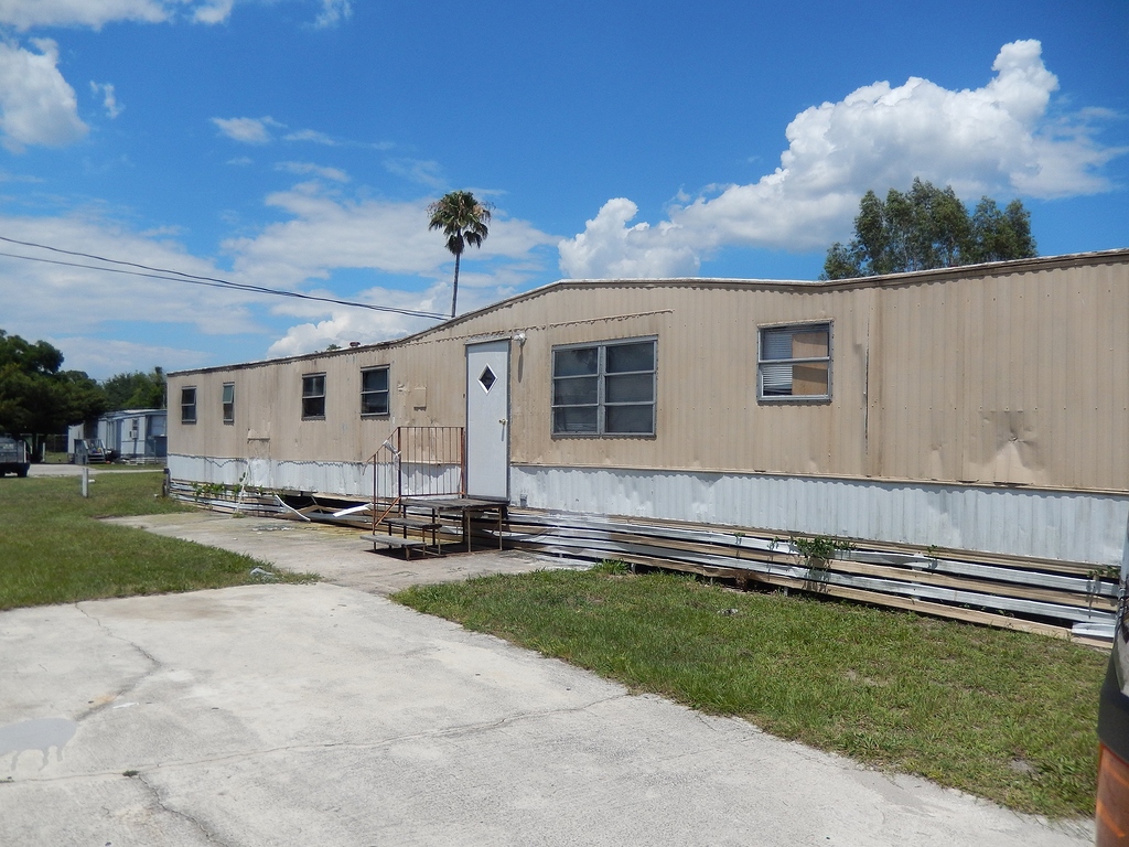 Dented aluminum siding - mobile home university - Mobile Home Park ...